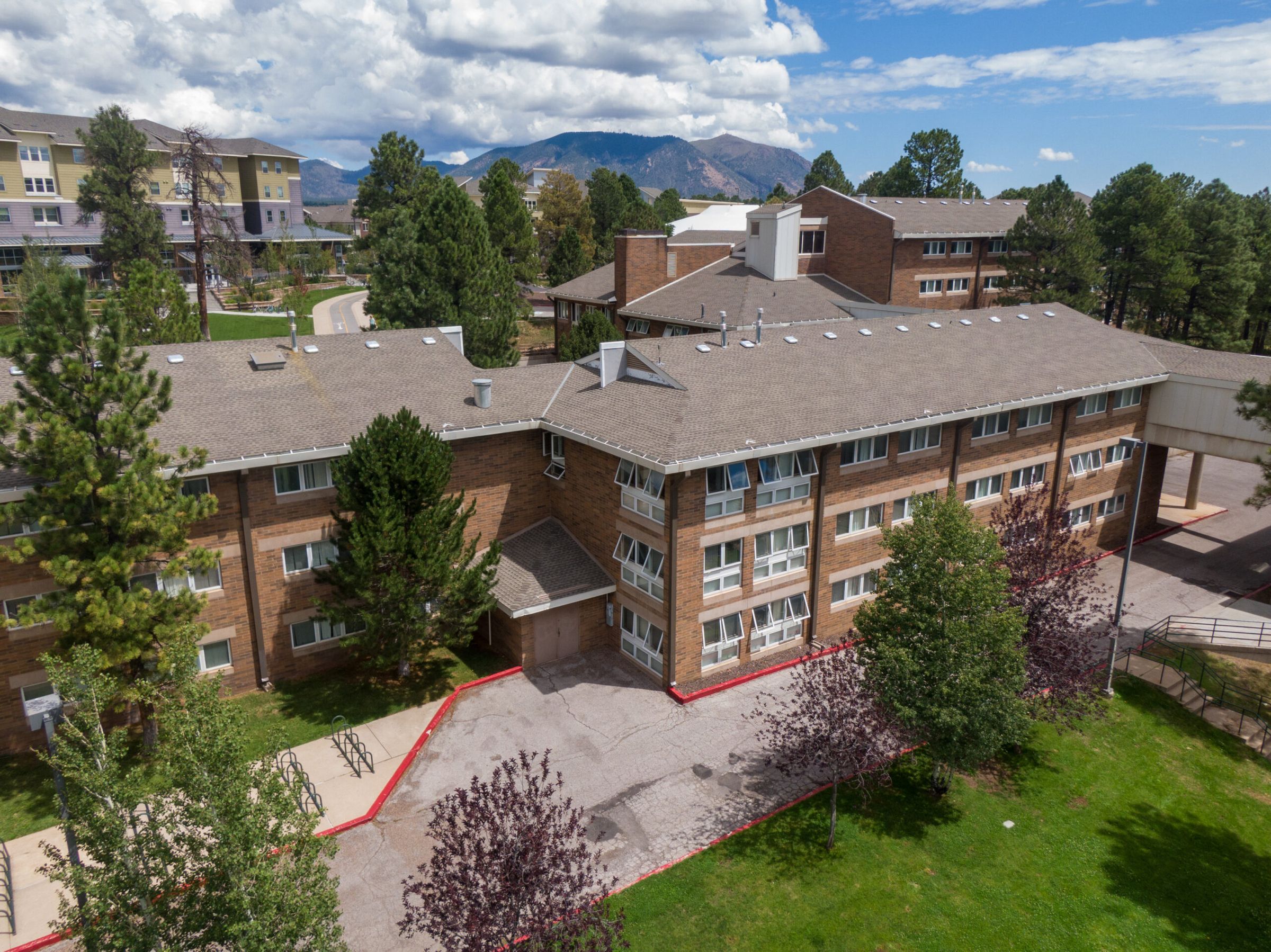 Campus living communities | NAU