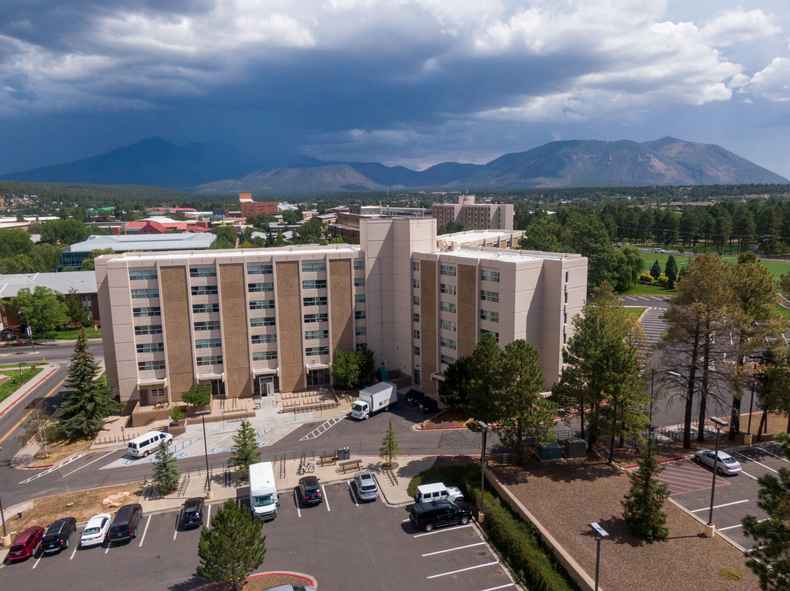 Campus living communities | NAU