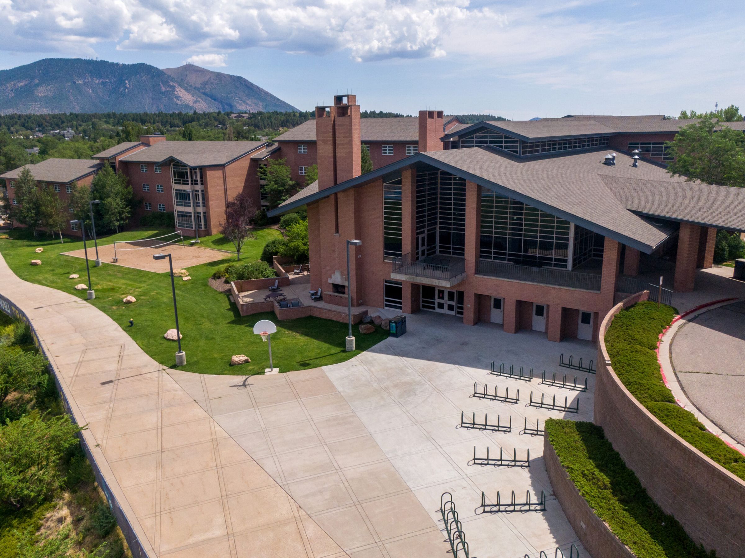 Campus living communities | NAU